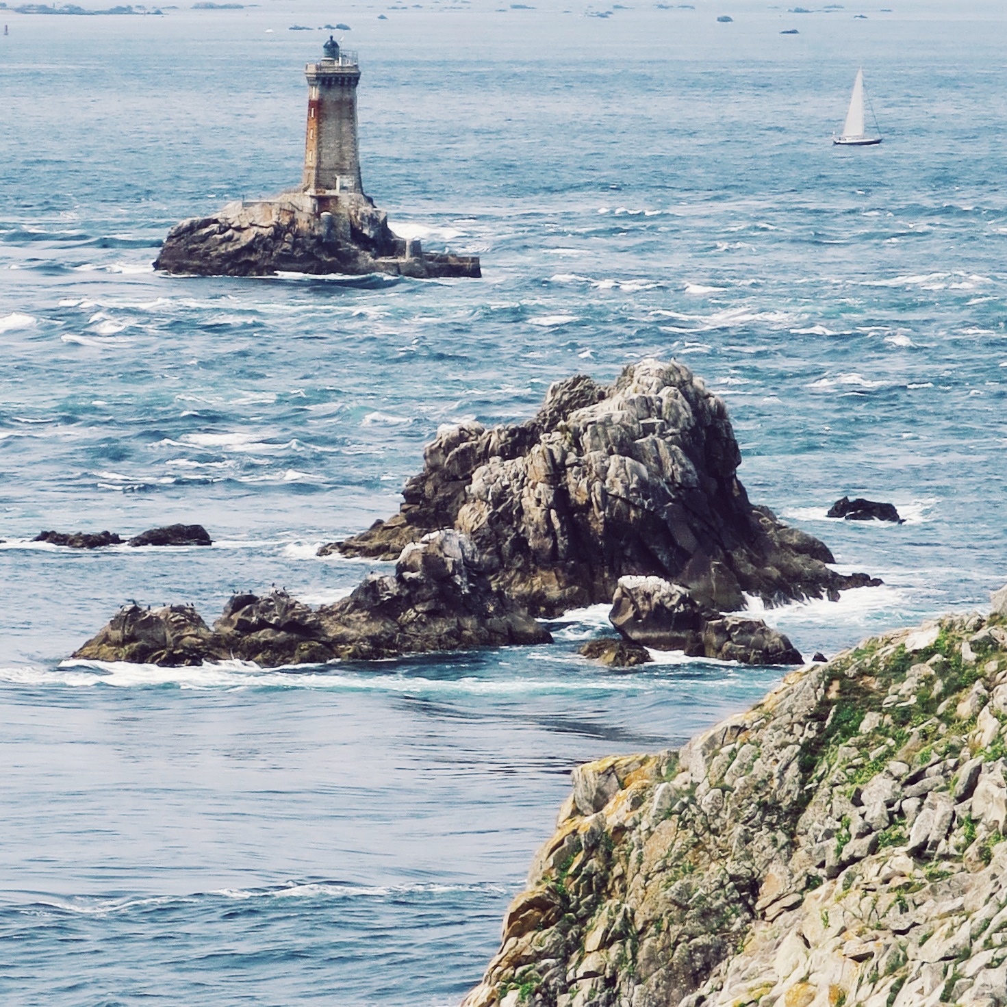 Re: Review: 'The Emma Press Anthology of the Sea' • Poetry School